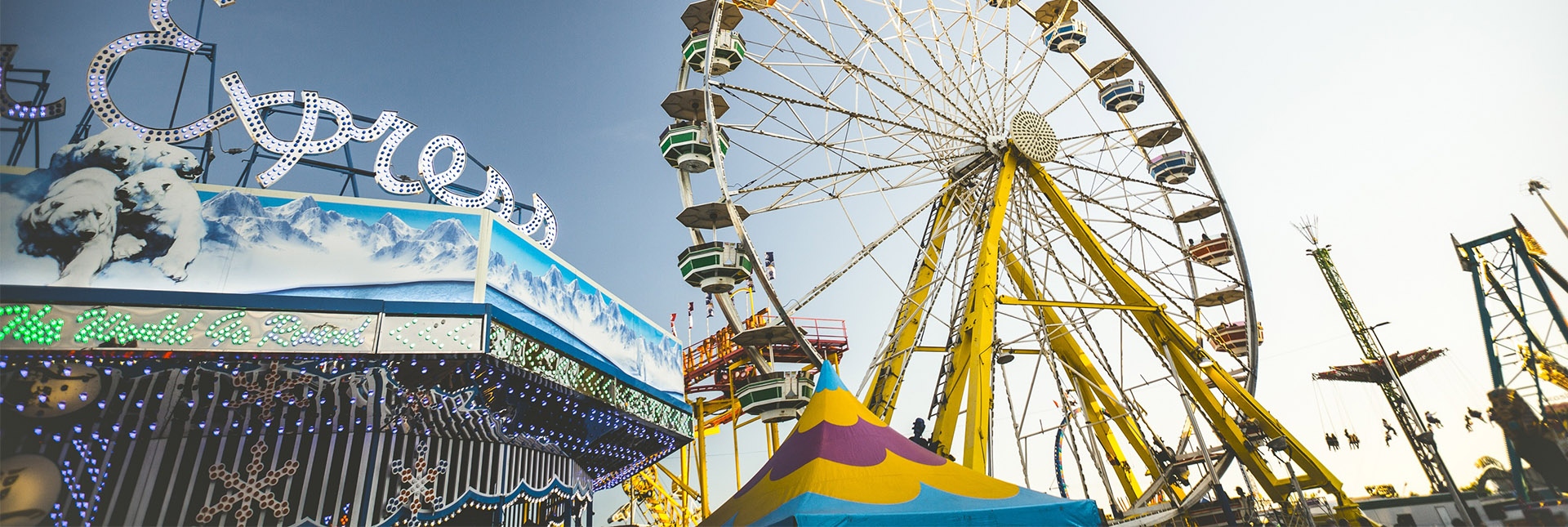 Universal Bus Service | Shuttle Bus Services | Bus Charters | Bus Tours